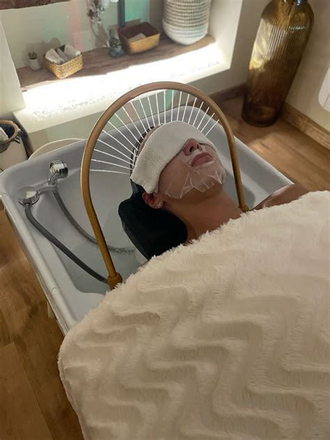 Pin By 𝑪 On 𝐂𝐚𝐫𝐞𝐞𝐫 Spa Day Beauty Therapy Esthetician Inspiration