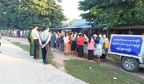 ကျွန်းလှမြို့၌ ပြည်သူများအား စားအုန်းဆီများ ပြင်ပပေါက်ဈေးထက် ဈေးနှုန်းသက်သာစွာ ရောင်းခ
