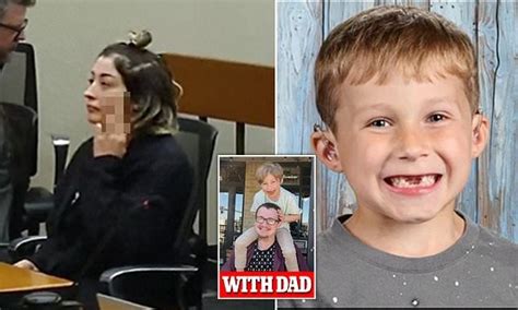 Im Innocent F K You All Youre Garbage Killer Mom Snarls And Flips Bird To Court As She