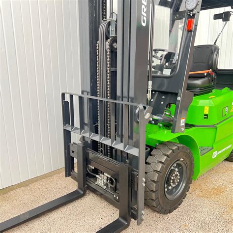 New Lithium Greenpower Eco25 Electric Forklift 6000mm Lift Half Cab