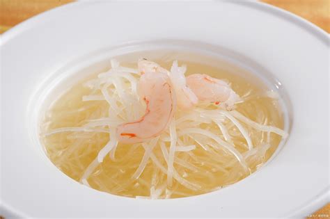 秋吃萝卜夏吃姜究竟怎么吃才能赛人参而有些人不适合吃