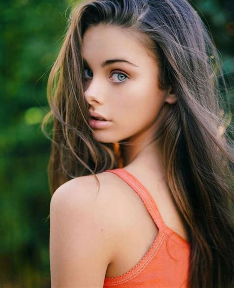 Очень Молодая Фото —