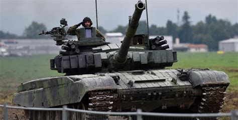 Танки Leopard літаки та нові системи ППО Резніков заговорив про нове озброєння від НАТО