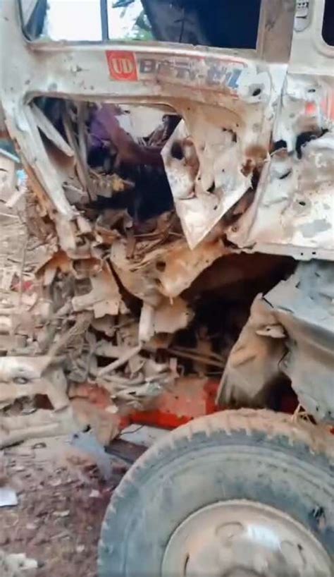 စိန်လုံတိုက်ပွဲကြောင့် ခရီးသည်တင်ကားနှင့် ကုန်တင်ကားများ ဗန်းမော်မြို့နယ် ဂျန်မိုင်ရွာတွင် ပိတ