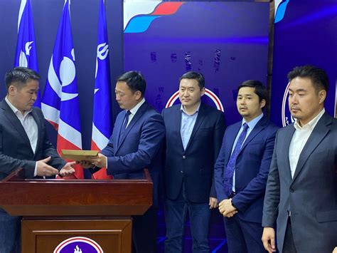 Ардчилсан намын даргын сунгаанд Ерөнхийлөгч асан Х Баттулга бүртгүүлжээ