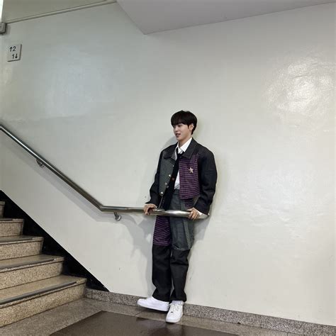 Cravity On Twitter 뮤직뱅크 첫 1위 후보~😍 이런 날이 올 줄이야~~~~ 러비티 덕분에 너무 행복하다~ 늘 고마워요 러비티~💕 크래비티 형준