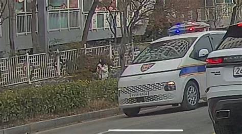 블라인드 블라블라 스타리아 경찰차 처음 봄