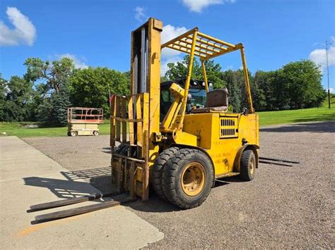 Baker Model Fjf 040 M01 Gas Forklift 4000lb Capacity All Terrain