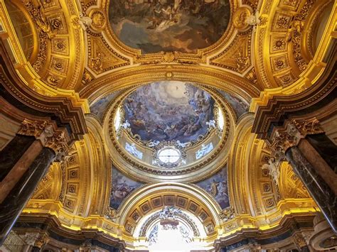 2022塞维利亚斗牛场游玩攻略 看到很多一袭红裙的姑娘在门 【去哪儿攻略】