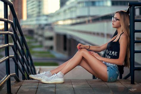 Sneakers Women With Glasses 2k Outdoors S Portrait Fashion