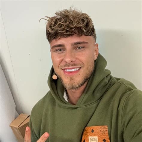 Julius Tkatschenko Realitystars Wiki