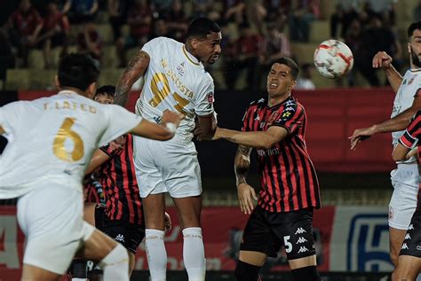 กินกันไม่ลง ‘จงอางผยอง เปิดบ้านเจ๊า ‘ราชันโคขาว ไร้สกอร์ 0 0