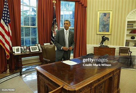Obama Oval Office Desk Photos And Premium High Res Pictures Getty Images