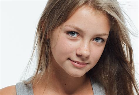 건강 한 피부와 귀여운 십 대 소녀 주 근 깨 여자 얼굴 근접 촬영 초상화 귀여운에 대한 스톡 사진 및 기타 이미지 귀여운 긴 나이 Istock