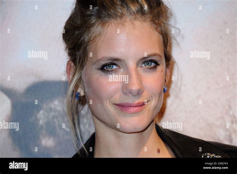 Melanie Laurent Assiste A La Premiere De Boomerang A Lugc Georges V A