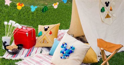 Disney Magic Moments Mickey Mouse Camp Out Disney Magic Moments Me En
