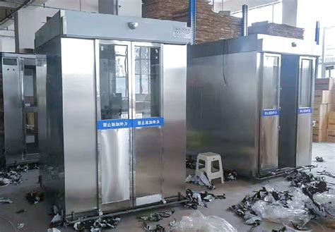 专注生产研发风淋室传递窗FFU空气净化设备 风淋室生产厂家 不锈钢风淋室维修 货淋室 卷帘门风淋室 传递窗 FFU 杭州宝盈净化科技有限公司