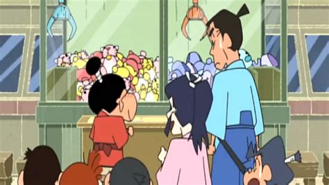 蜡笔小新第五季：小新少爷为了坐过山车，和又兵卫玩抓娃娃比赛 凤凰网视频 凤凰网