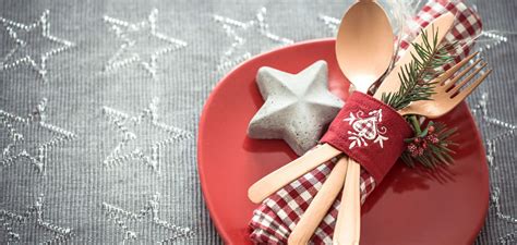 Как красиво сложить салфетки для новогоднего стола салфетка в форме елки как сделать