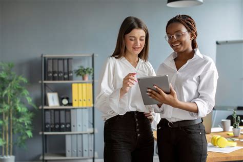 como colocar o linkedin no currículo