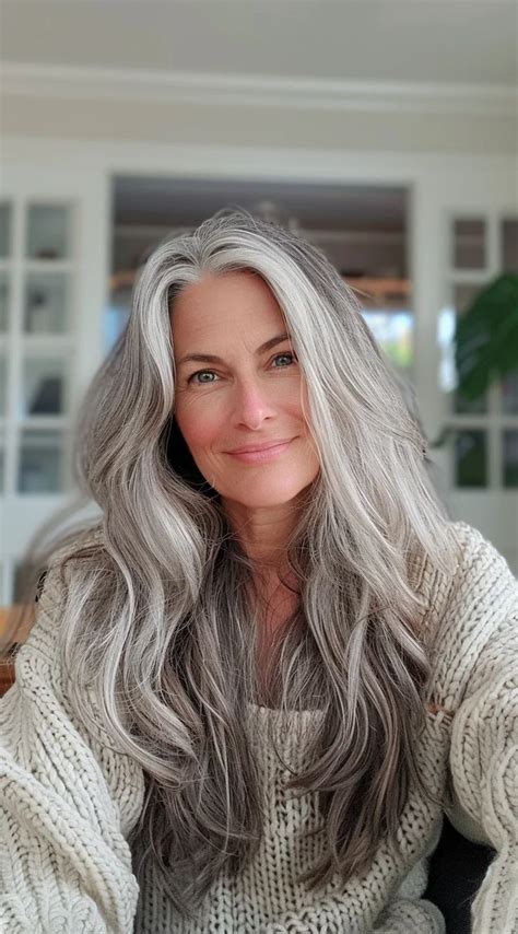More And More Women Are Embracing Their Natural Gray Hair And