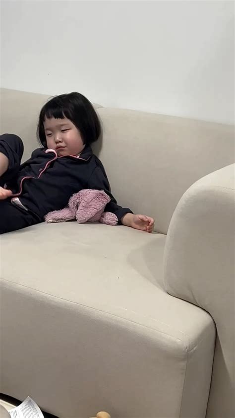 Min Ju 가연맘 그녀의 허세 안울고 잘할수 있다며ㅋㅋㅋㅋㅋㅋ 참고로 저희 딸 좋고 싫음이 분명한 아가입니다 ㅋㅋ 싫으면 싫어아니야 말잘해요 🥹 민주승수의가연