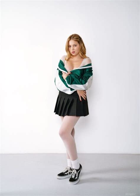 Nikoleta Iphone Wallpapers Wallpics Net Wallpapers Photos