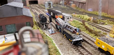 N Gauge 4 Aspect Signal With Safety Cage Cr Signals