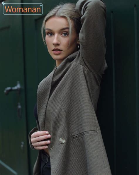 Swiss Women Discovering Love In Switzerland