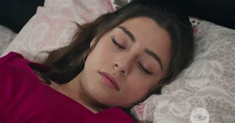 Yusuf Yaman Carga A Seher Hasta Su Habitación ¿la Mujer Se Enamora Cada Vez Más De Su Esposo