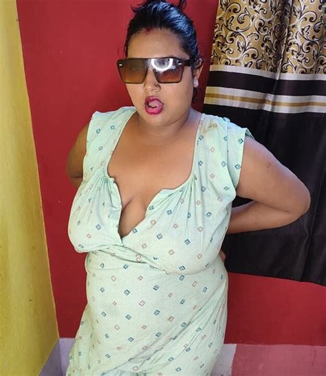 Hot Sexy Desi Solo Girl Shows Her Own Nipples By Pressing Her Boobs While Playing Self Role In