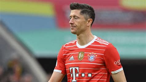 Legenda Bayern Munich Kritik Keinginan Robert Lewandowski Untuk Pindah