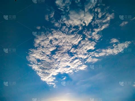 选定焦点的云彩图片