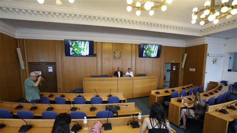 Какво е разпределението на мандатите за общински съветници в София Nova