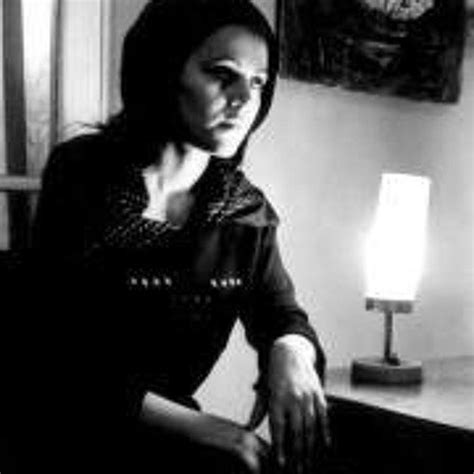 რას ეძღვნება ნაირა გელაშვილის რომანი და რა არის მისი მთავარი მიზანი