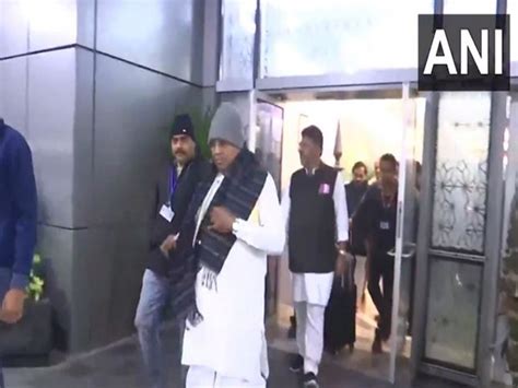 Karnataka Cm Siddaramaiah Dycm Shivakumar Arrive In Delhi For Meeting On Lok Sabha Poll