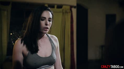 Bratty Hollywood Actress Loses Sex Bet With Stuntman