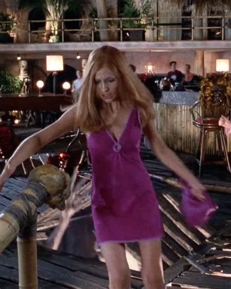 Daphne In Scooby Doo Daphne Blake Celebrities Female Sarah Michelle