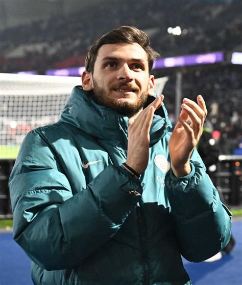 Khvicha Kvaratskhelia Fanpage ხვიჩა ფიქრობს რომ ფრანგები რომლებსაც ის შეხვდა მეგობრულები და