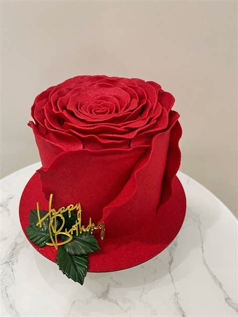 Пин от пользователя Rusha на доске Yumm Украшения для торта на день рождения Красный торт