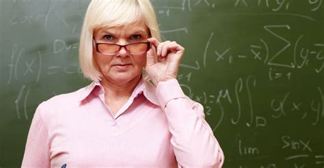 ადვოკატები განმარტავენ აქვს თუ არა მასწავლებელს უფლება ბავშვი კლასიდან