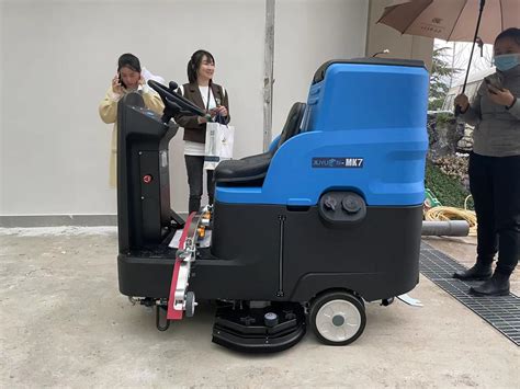 江苏雅达物业小区地下车库洗地机 菲龙清洁设备洗地机扫地机