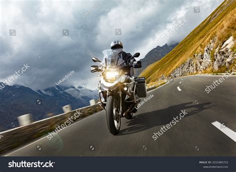 2 Thousand Routing Pass Bike Royalty Free Images Stock Photos