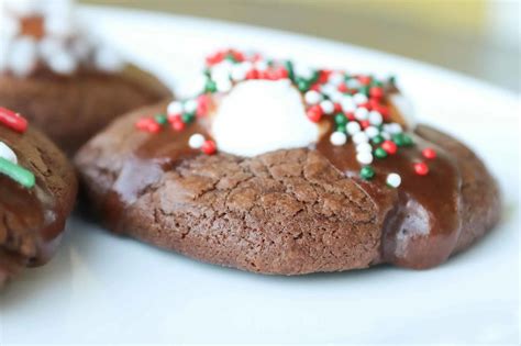 Rich And Chocolatey Hot Cocoa Cookies With Marshmallows
