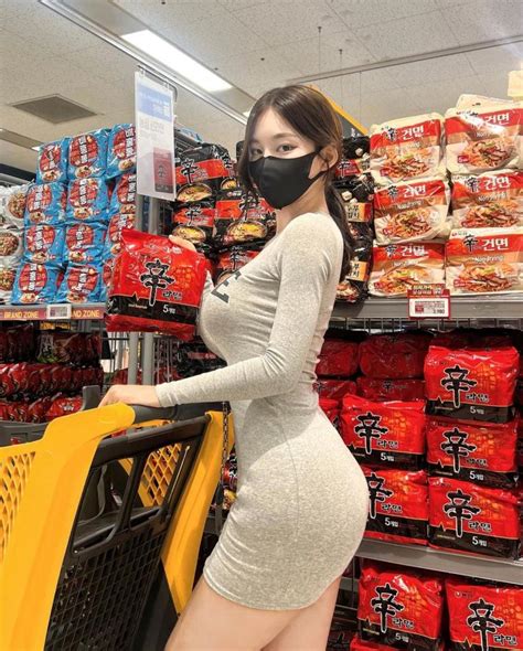 김짤닷컴 마트에 간 누나