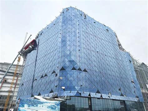 来上海滑雪！近1200米真雪滑雪赛道，3座五星级酒店全球最大室内滑雪场明年开业澎湃号·政务澎湃新闻 The Paper