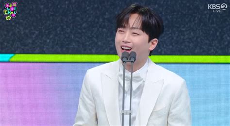 이찬원 Kbs 연예대상 대상 받고 미소 예능 통해 성장