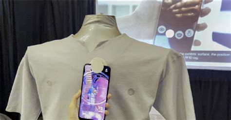 스마트폰으로 전시물 내부를 증강현실로 즐기다