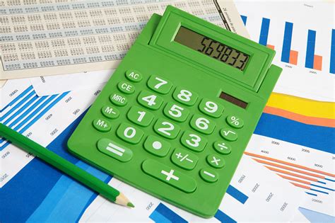 计算器和铅笔模板素材 稿定设计