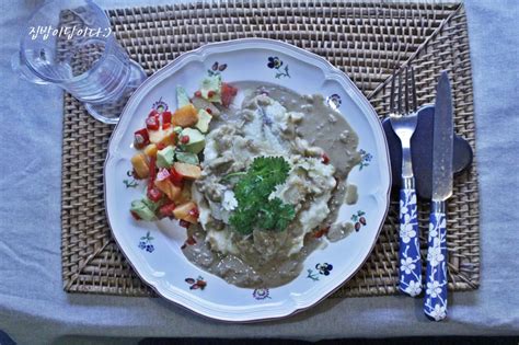 고추냉이소스 곁들인 생선스테이크